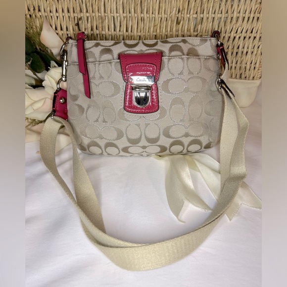 Coach | Bags | Coach Swingpack Crossbody Bag Euc | Poshmark